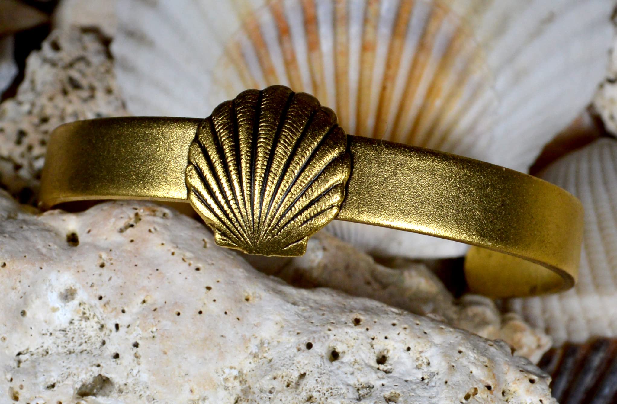 Elaine Coyne Collectible Artwear Antiqued Gold Solid Brass Scallop Shell Cuff Bracelet