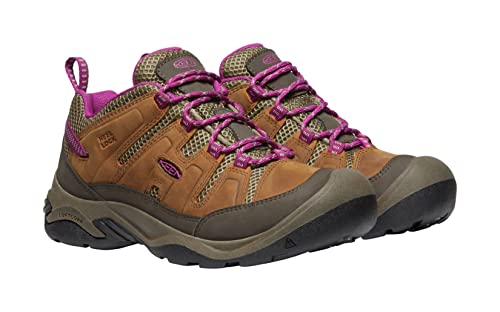 KEEN Women's Circadia Vent Low Height Breathable Hiking Shoes, Syrup/Boysenberry, 9.5