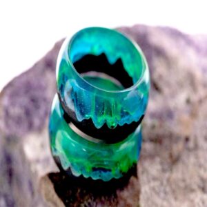 YLTPAJK Wooden Epoxy Ring, Wood Resin Ring, Glow Rings, Luminous Glow Ring Glowing in the Dark, Handmade Wooden Ring with Mountain for Man and Woman (6, purple)