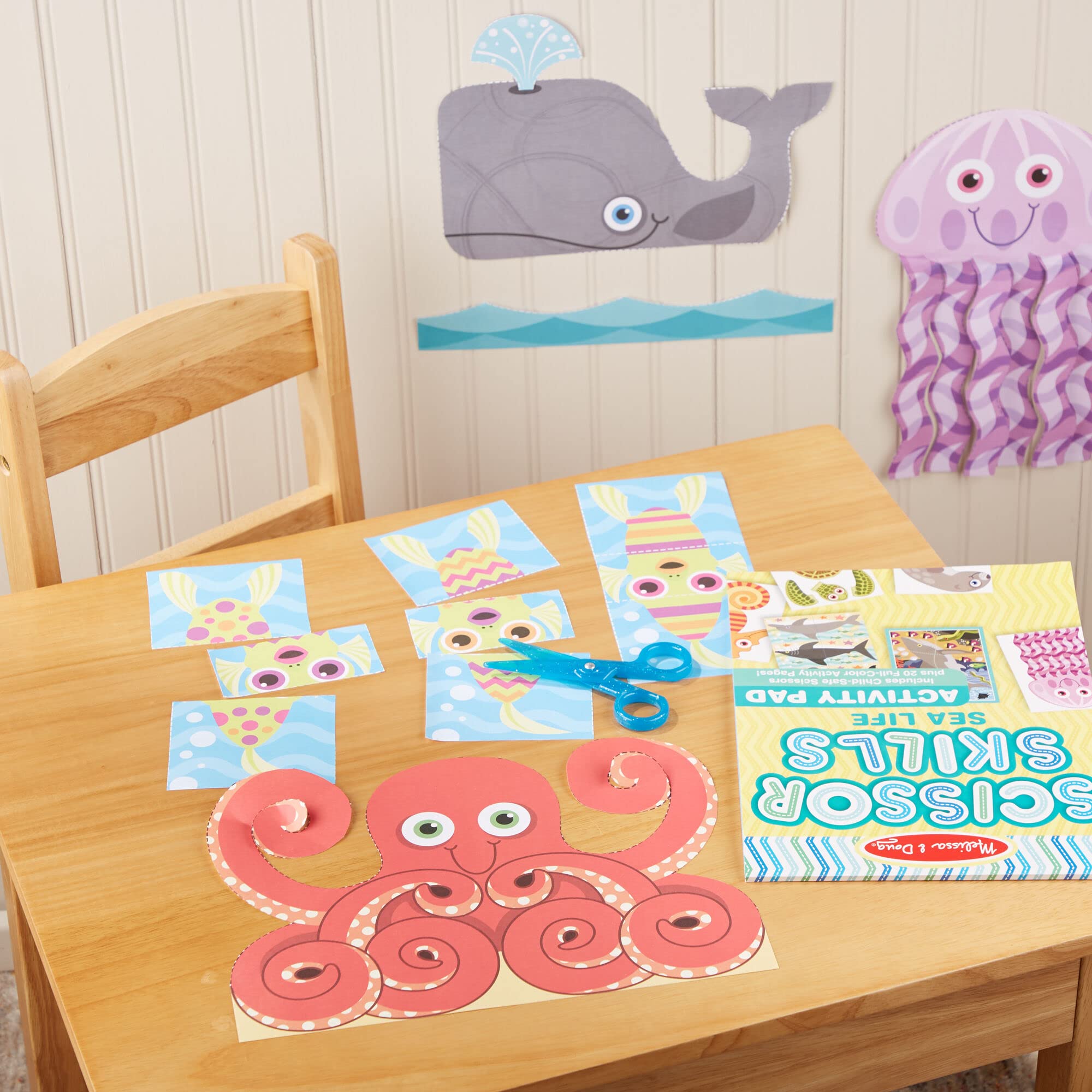 Melissa & Doug Sea Life: S c i s s o r Skills Activity Pad Bundle with 1 Theme Compatible M&D Scratch Fun Mini-Pad (32007)