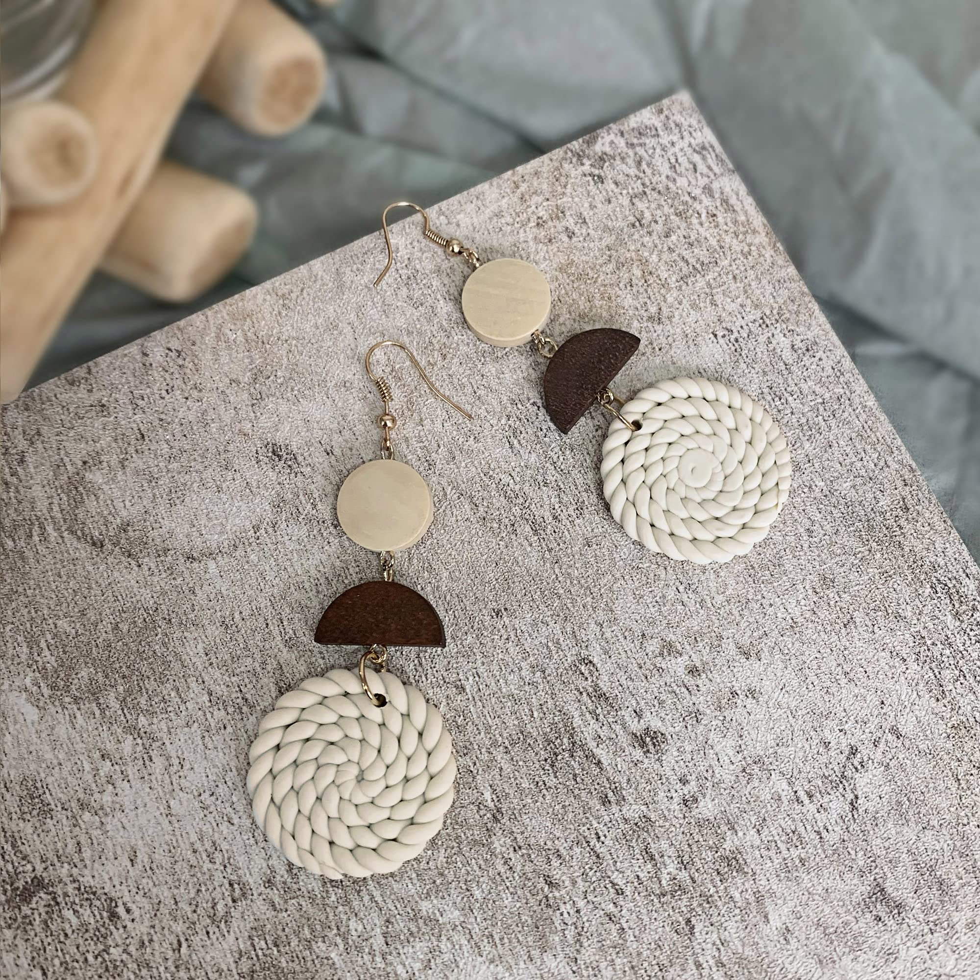 Harlermoon Polymer Clay Rattan Flower Earring Handmade Woven Statement Boho Lightweight Drop Dangle Earrings Jewelry for Women (White 1)