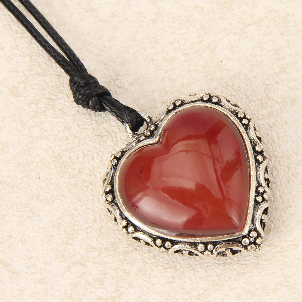 GelConnie Leather Pendants for Women Red Heart Necklace Alloy Agate Pendant Necklace Ethnic Brown Leather Necklace Choker Chunky Pendant Necklaces