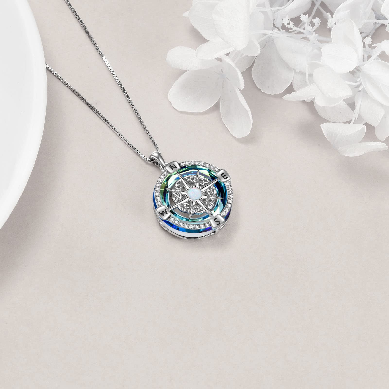 WINNICACA Compass Necklace for Women Compass Gifts for Teen Girls Sterling Silver Compass Jewelry Pendant with Blue Crystal Graduation Gift for Women