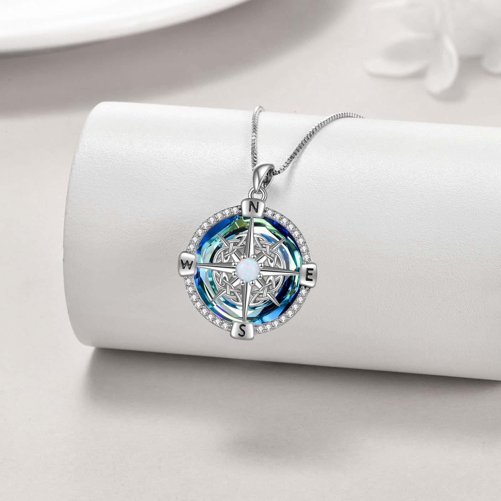 WINNICACA Compass Necklace for Women Compass Gifts for Teen Girls Sterling Silver Compass Jewelry Pendant with Blue Crystal Graduation Gift for Women