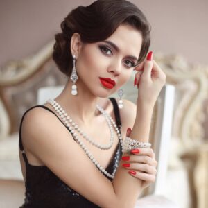 Maitys 3 Pcs 1920s Pearl Jewelry Set Includes Vintage Flapper Earrings Multilayer Imitation Pearl Necklace Bracelet for Women(Charming)