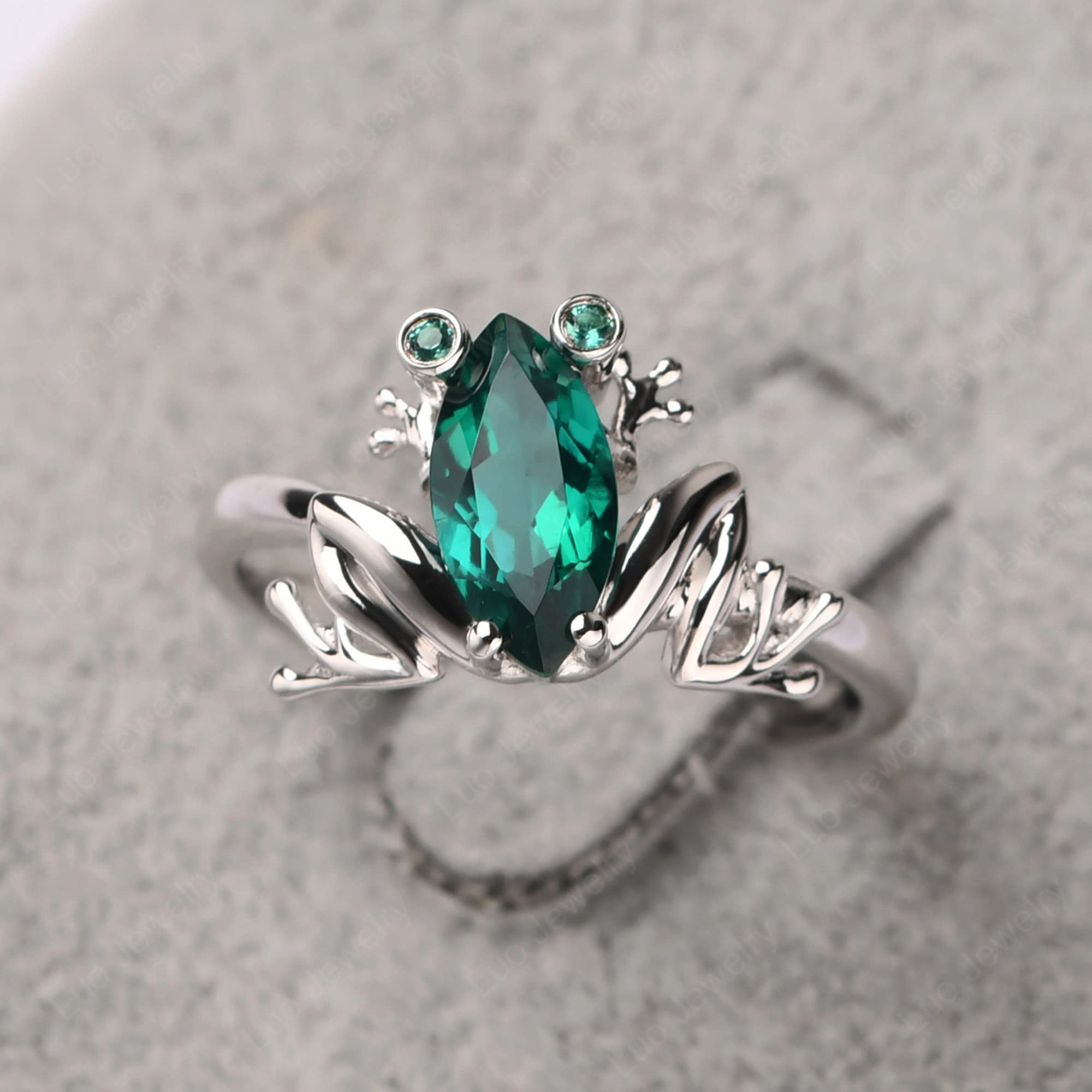 LUO 925 Sterling Silver Frog Ring Marquise Cut Created Emerald Ring Frog Jewelry Lovely Animal Ring Promise Ring for Women US Size 6.5