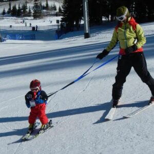 LUCKY CLOVER Ski Harness for Kids: Learn to Ski Safely and Teach Your Child The Fundamentals of Skiing and Snowboarding, Skiing Training Equipment with Backpack and Shock Absorbing Leashes