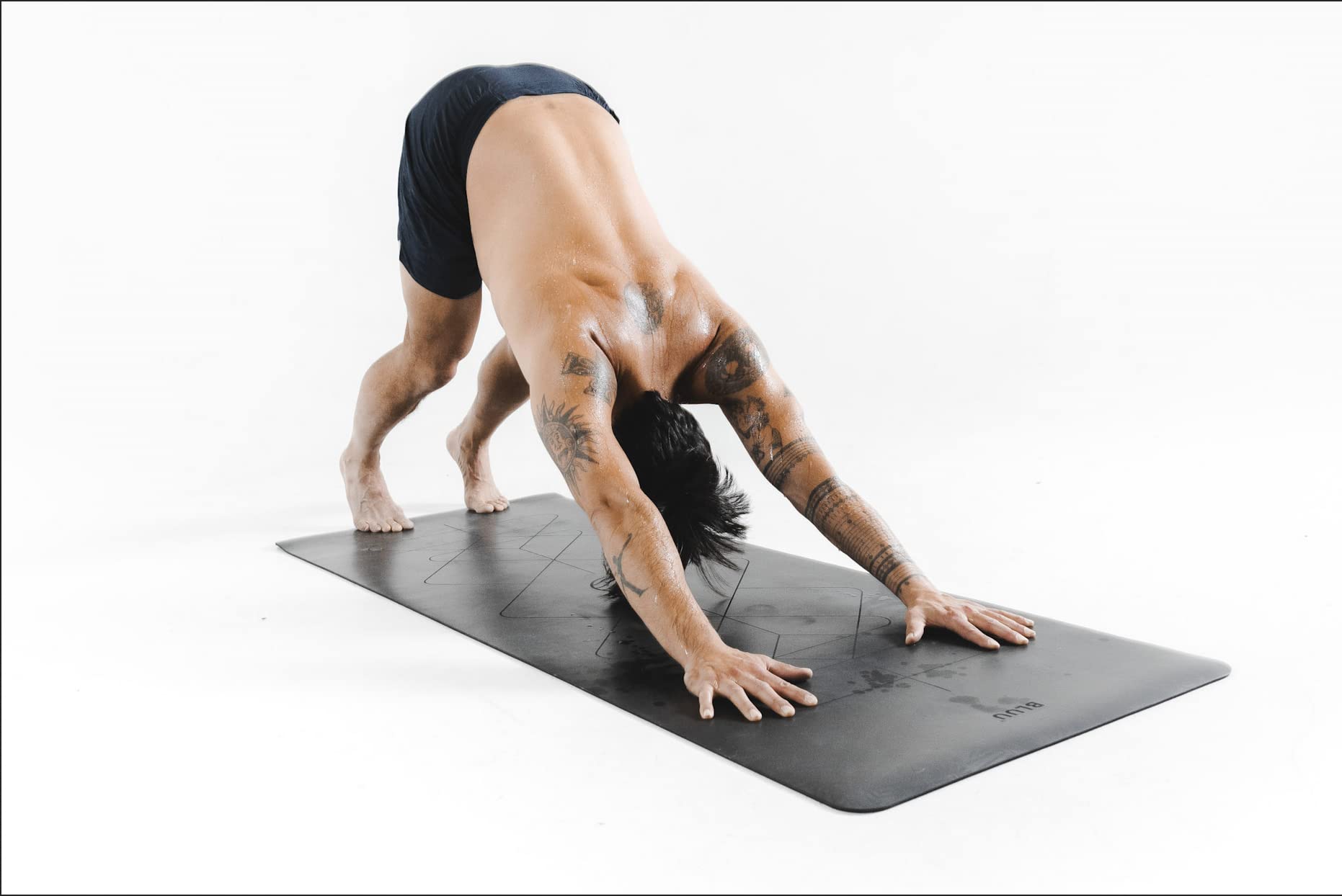 Bluu Yoga Aligner Mat with Bluu Alignment System,Superior Grip,Anti-Slip Yoga Mat,Natural Rubber,6mm Thick Mat for Yoga,Blue, Black, Gray,Bikram Yoga Mat,Pro Yoga Mat with AsanaAlign (Black)