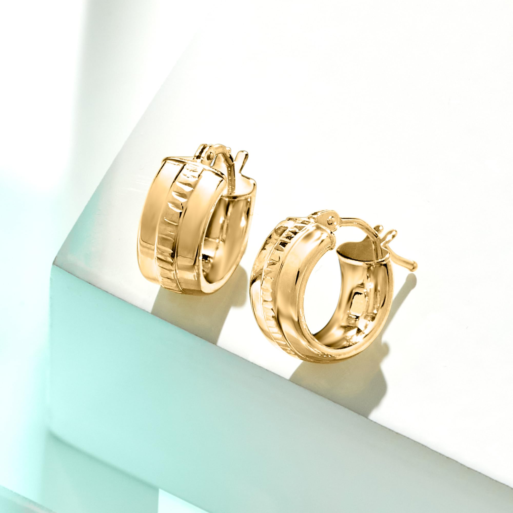 Canaria Italian 10kt Yellow Gold Huggie Hoop Earrings