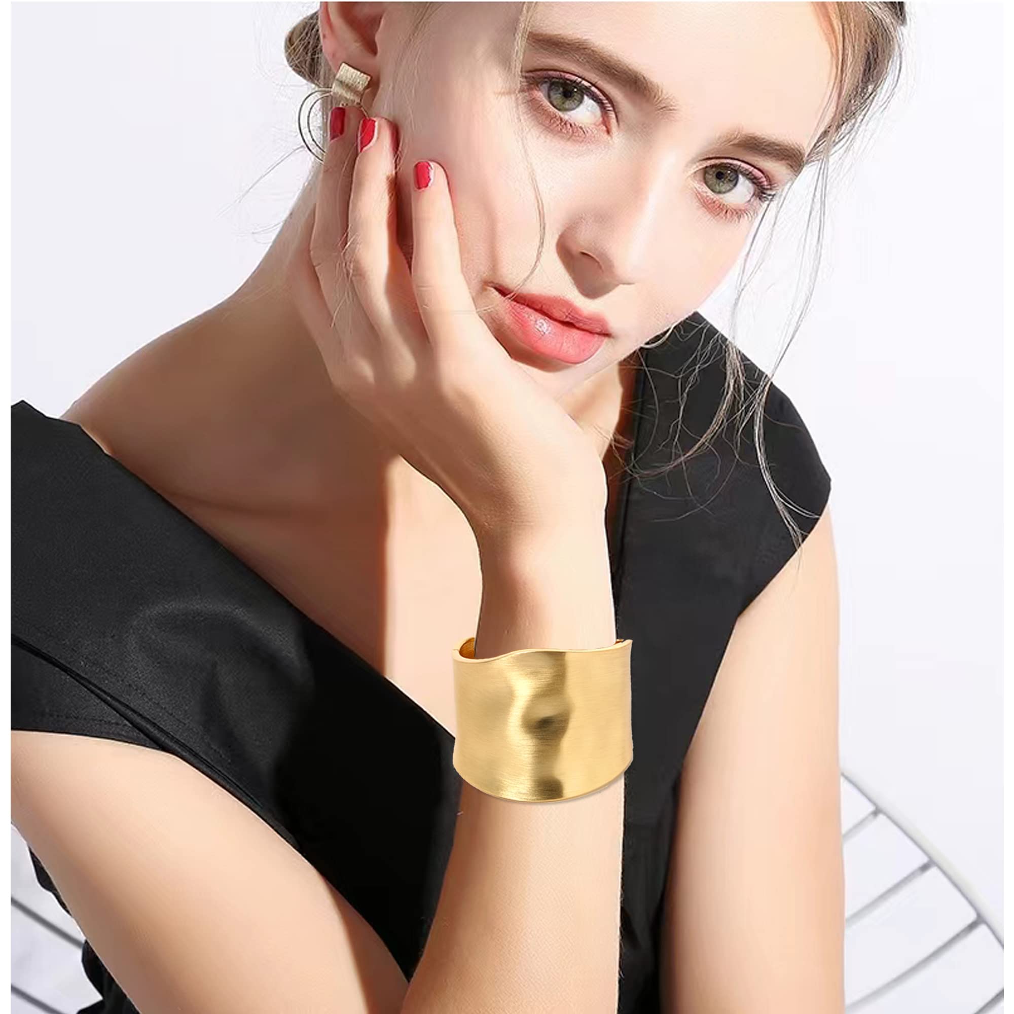 MOZAKA 1-3Pcs Gold Plated Bangle Bracelets for Women Open Hinged Bangle Bracelets Chunky Polished-Finish Wrist Cuff Wrap Bracelets Minimalist Twist-Grooved Wide Cuff Bracelet