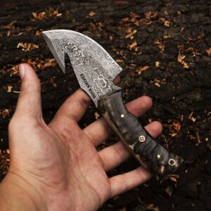 SUSA KNIVES Special Fixed Blade Hunting Knife, Beautiful Damascus Gut Hook Knife Made of Remarkable Damascus Steel Ram Horn Handle, with leather sheath (RAM HORN)