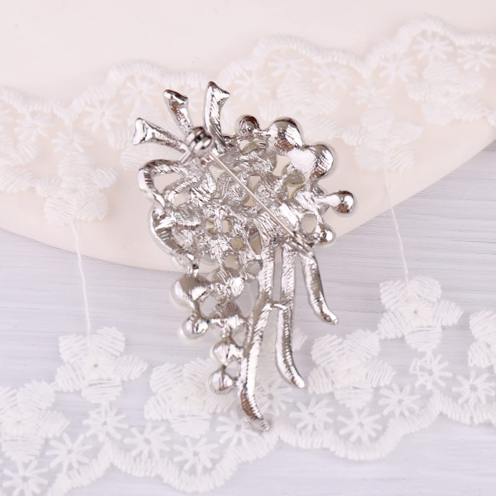 Sisslia Pearl Brooch Silver Brooches for Women Rhinestone Brooch Broach Large Flower Brooch Pins for Women Large Brooch for Women Wedding Banquet Anniversary Christmas Valentine's Day