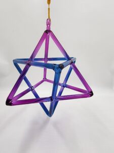 yantra 8 inch violet blue colored chakra healing optically clear crystal singing merkaba pyramid with hanging rope and 1 suede stick