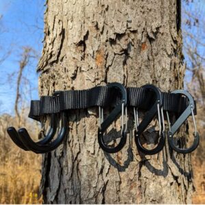 hang n' bang daisy chain bow and gear hanger for hunting