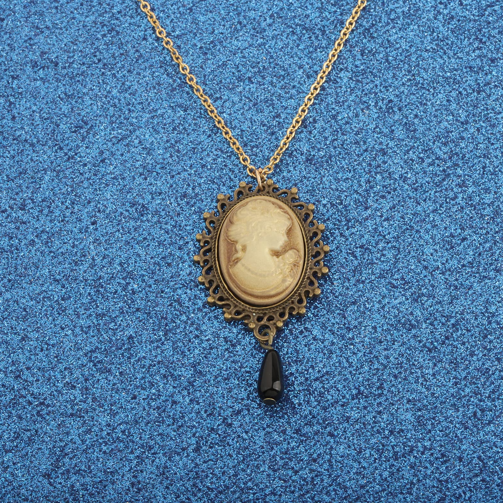 WUSUANED Retro Victorian Necklace Cameo Pendant Necklace Gothic Vintage Gifts Halloween Party gift (Reilef Pendant Necklace Gold)