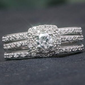 1/2 Carat (ctw H-I, I2-I3) Diamond Engagement Wedding Ring Set in Sterling Silver