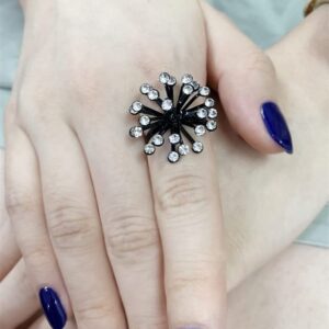 Rhinestone Dandelion Flower Ring for Women Adjustable Crystal Black Blossom Pistil Statement Ring Fashion Unique Jewelry Size 7-9