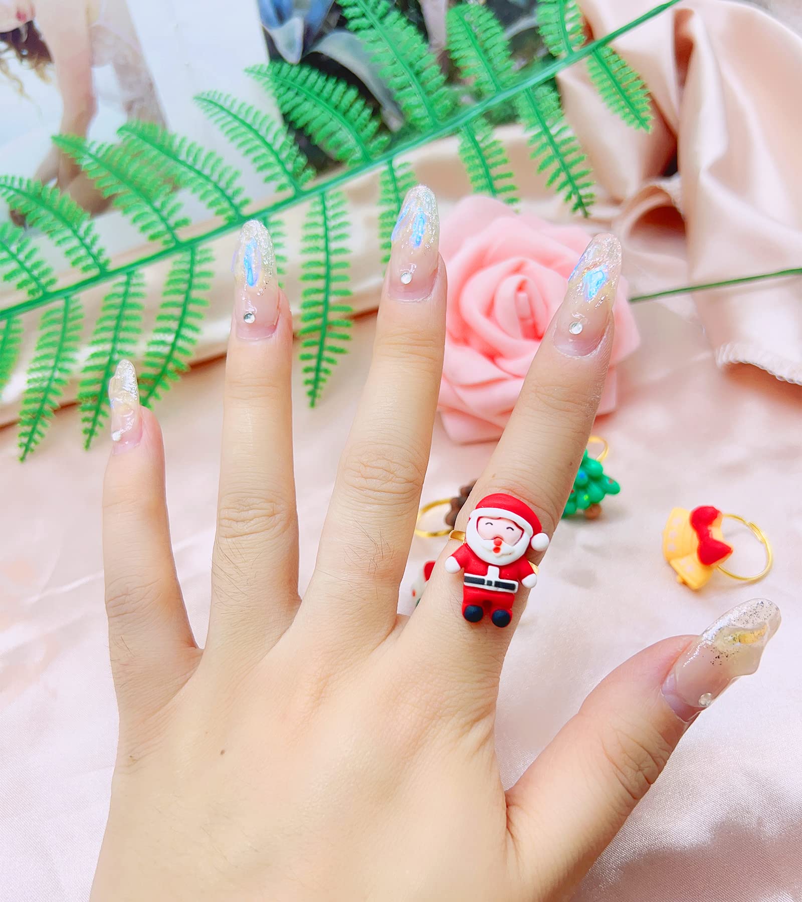 CJIAYUJEW Christmas Ring Set for Women Acrylic Christmas Tree Santa Crutches Elk Rings,Crystal Rhinestone Santa Claus Rings for Women Xmas Party Christmas (Acrylic-6pcs, alloy)