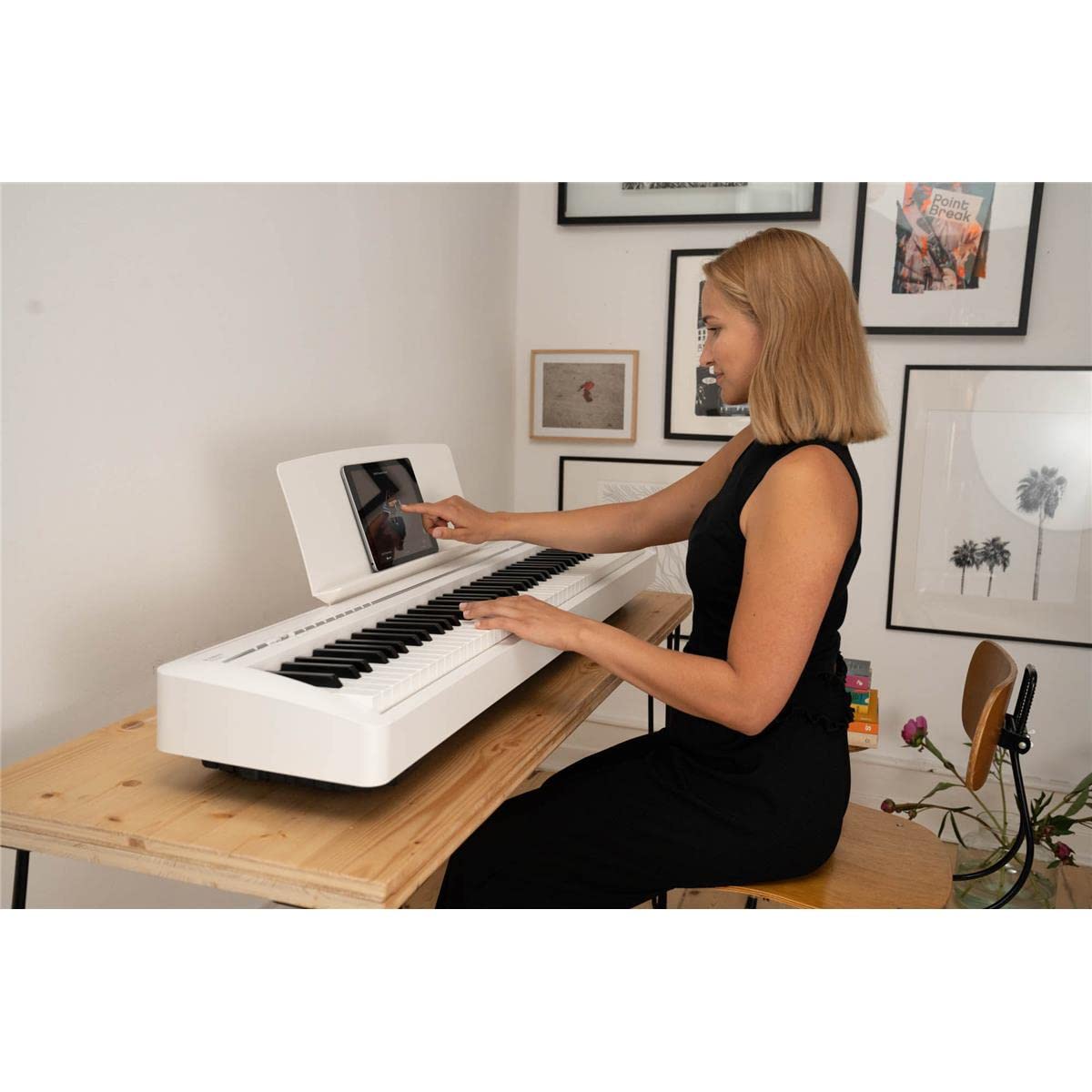 Kawai ES120 88-key Digital Piano with Speakers - White