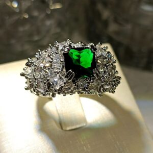 KINMOT Stunning Blossom & Green Zircon Square Stone Promise Rings Size 9 (9)