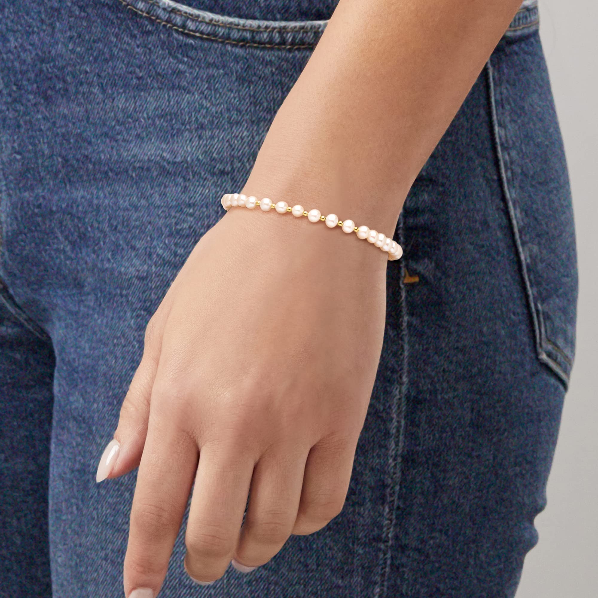 Canaria 4-5mm Cultured Pearl Bead Bracelet in 10kt Yellow Gold. 7 inches