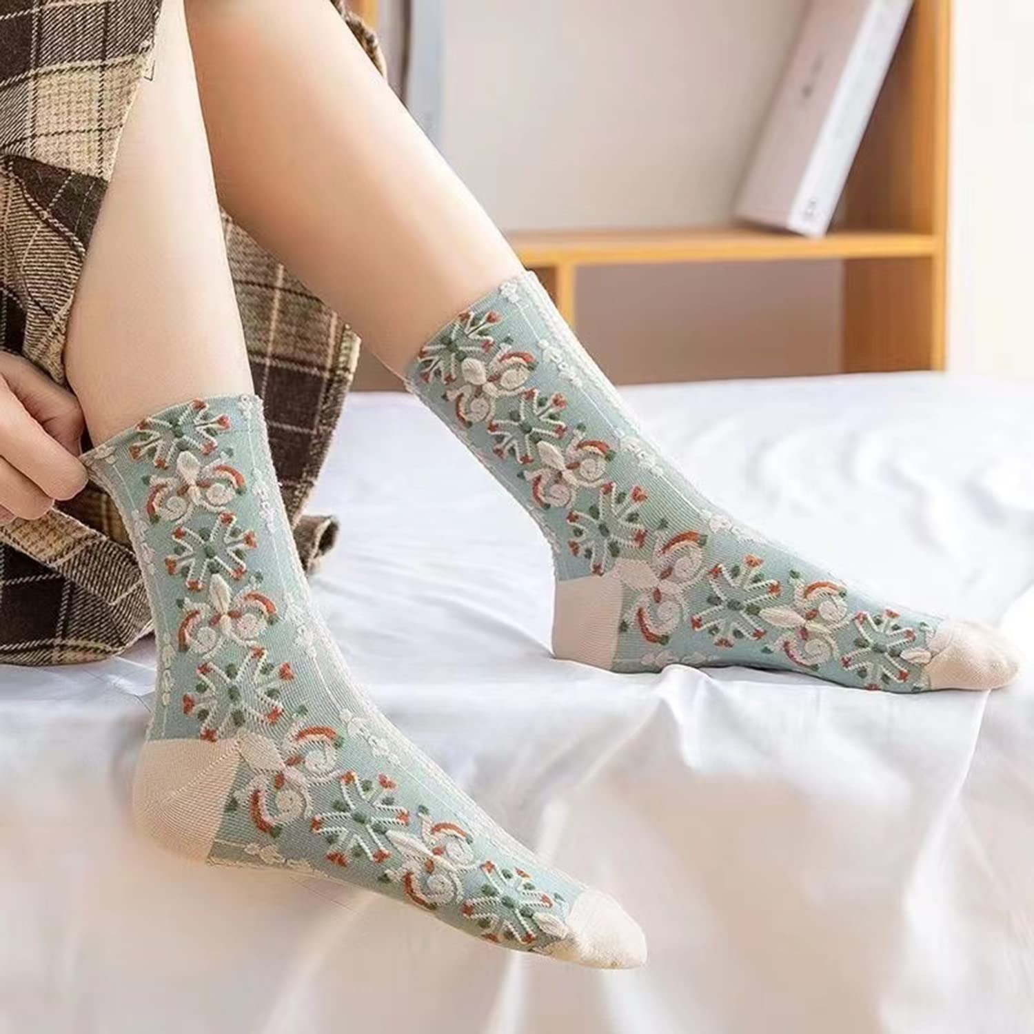 Oaiyeie 5 Pairs Womens Floral Cotton Socks,Floral Retro Style Novelty Cotton Socks,Winter Thickened Warm Women Vintage Socks (B)