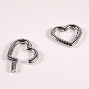 DOEARKO 2PCS Heart Design Ear Hanger Weights for Stretched Ears Gauges Ear Plugs Body Piercing Tunnels 316 Stainless Steel Hypoallergenic Body Jewelry (4G (5mm), 1#Silver)