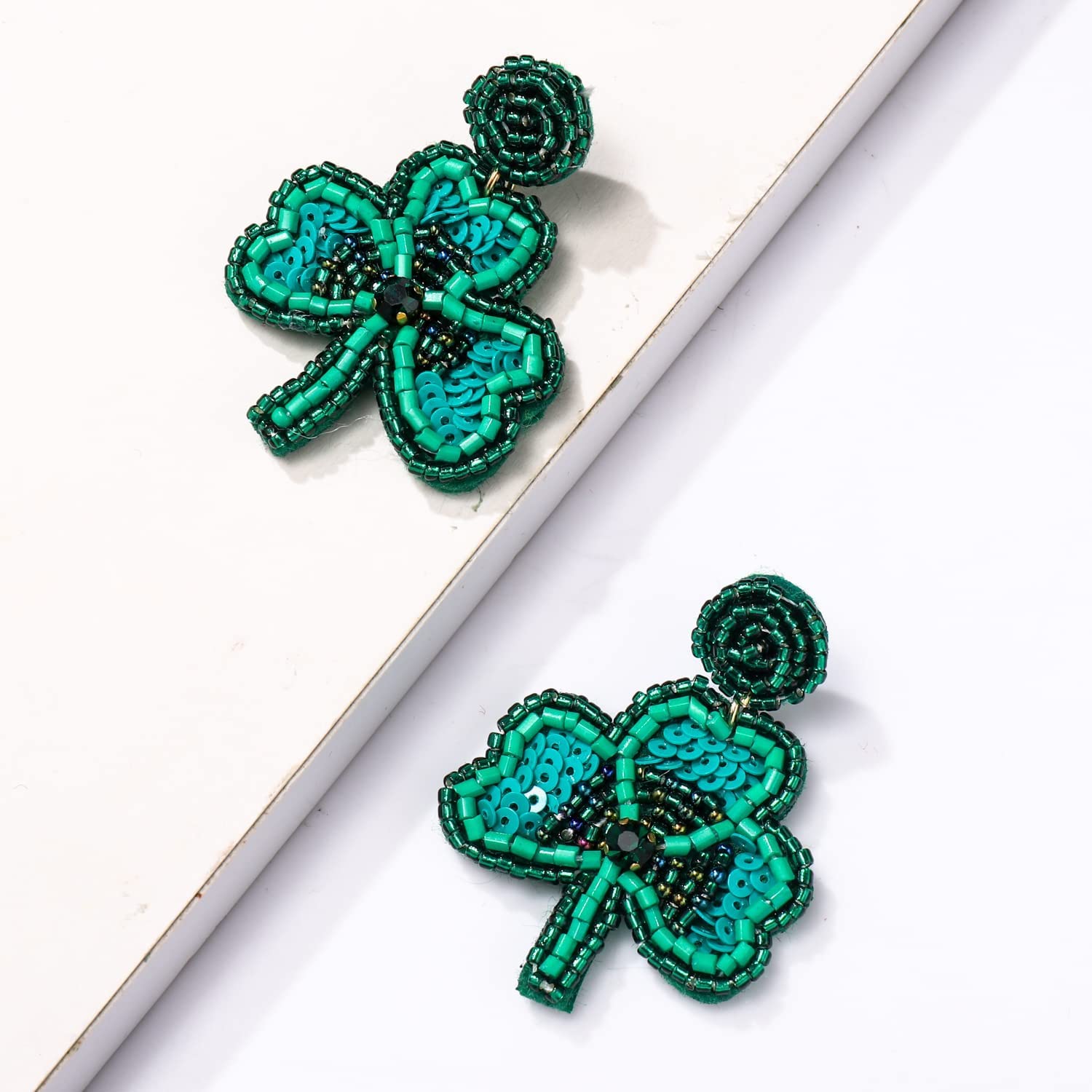 St Patricks Day Dangle Earrings Beaded Shamrock Earrings Handmade Hypoallergenic Cute Green Leaf Lucky Clover Drop Dangling Earrings for Women Irish Holiday Jewelry Gift