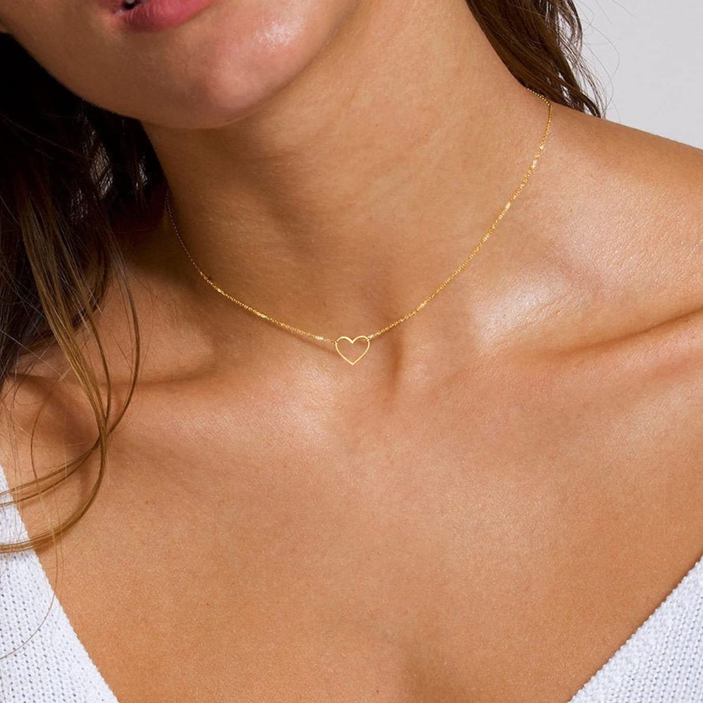 Awvialy Cute Heart Necklaces for Women 14k Gold Plated Minimalist Open Heart Necklace Dainty Gold Heart Necklace Tiny Gold Pendant Necklace Simple Gold Choker Necklaces Trendy Gold Jewelry for Women