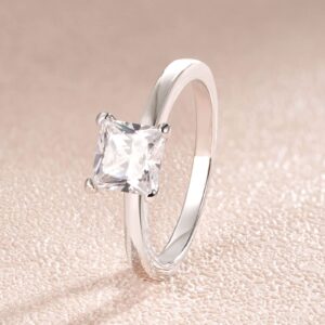 SHELOVES Solitaire Princess Cut Cubic Zirconia Wedding Engagement Rings for Women 925 Sterling Silver Sz 5