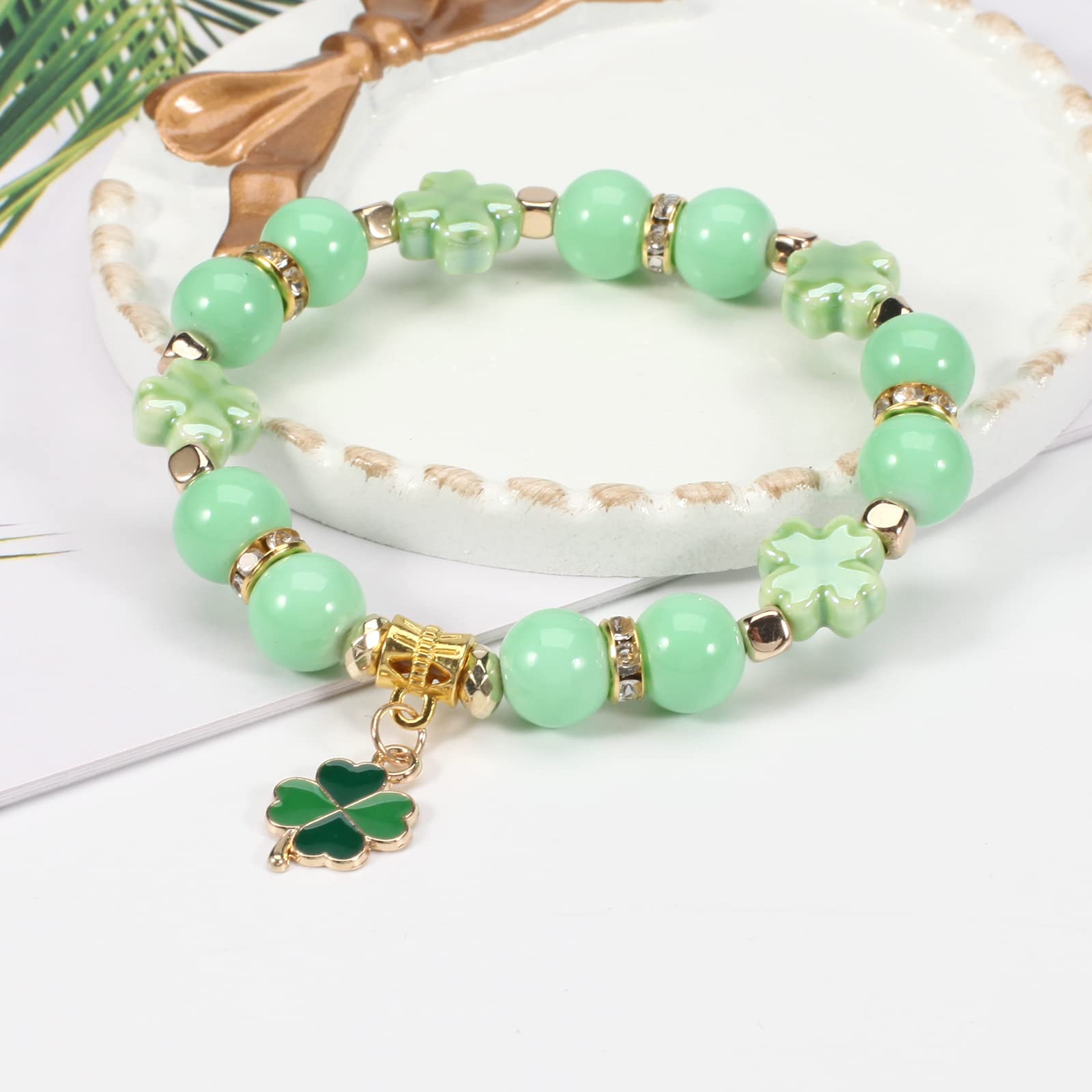 St.Patrick’s Day Bracelets for Women Lucky Leaf Shamrock Charm Bracelet Green Beaded Stretch Bracelet