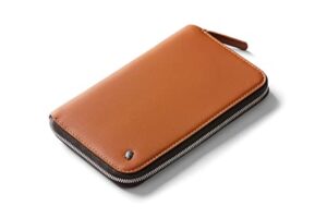 bellroy travel folio – second edition - caramel