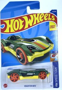 hot wheels 2022 - roadster bite - speed team 1/5 - green