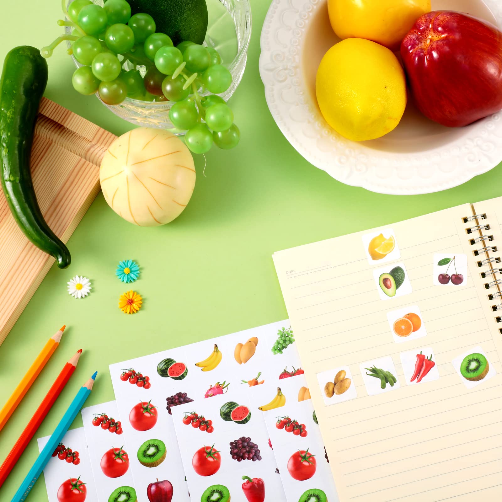 600 Pcs Fruits Vegetable Stickers for Kids Fruits Vegetable Photos Stickers Garden Stickers Realistic Food Fruit Stickers Teachers Student Stickers for Classroom Theme Party Favor (Fruits Vegetable)