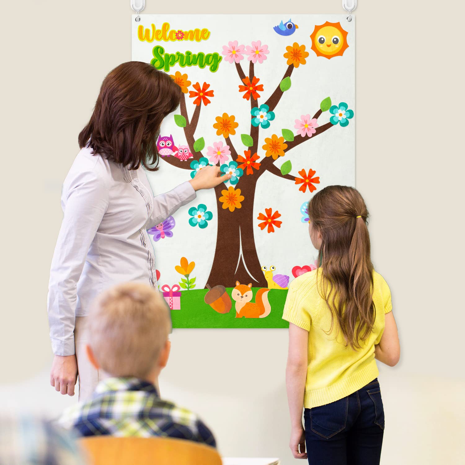 WATINC 149Pcs Seasonal Tree Felt Board Story Set Changeable Seasonal Tree Autumn Time Board Sun Maple Leaves Squirrel Hedgehog Hello Fall Ornaments Preschool Large Wall Storyboard for Home Classroom