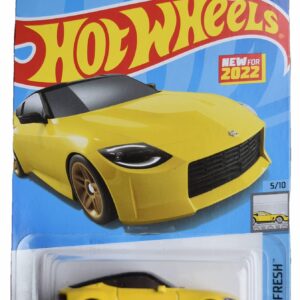 Hot Wheels Nissan Z Proto - Factory Fresh 5/10 - Yellow