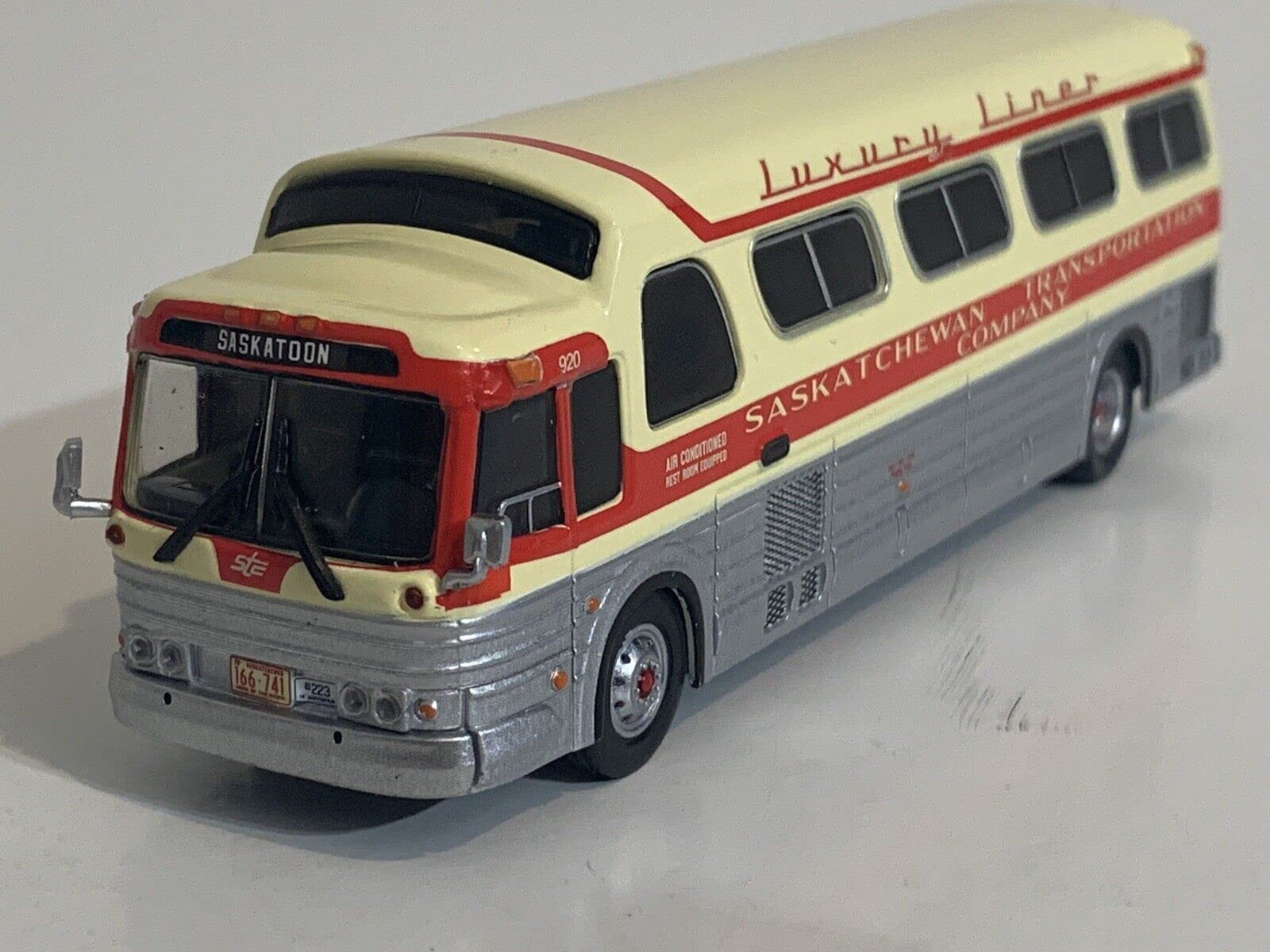 Iconic Replicas GM PD4107-Buffalo Coach Saskatchewan Transportation Company Canada 1:87-HO Scale New in The Box