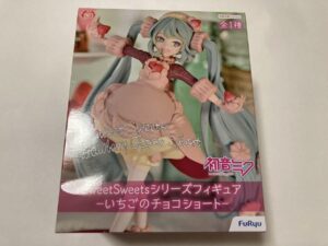 hatsune miku sweet sweets series figure, strawberry chocolate short, 1 type, prize, (00830003)