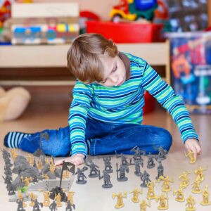 OTONOPI Toy Soldiers Medieval Plastic Knight Action Figure Castle Playset Classic Army Men Military Toys Mini Ancient Soldiers Warriors 250PCS with Carrying Bags