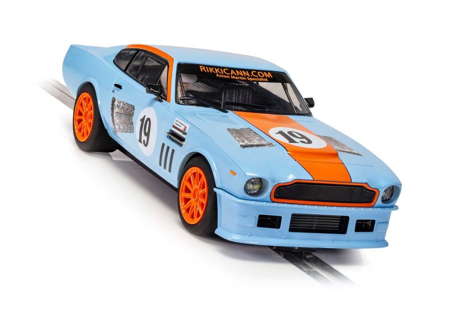 Scalextric Aston Martin V8 Gulf #19 Rikki Cann Racing 1:32 Slot Race Car C4209, Light Blue & Orange