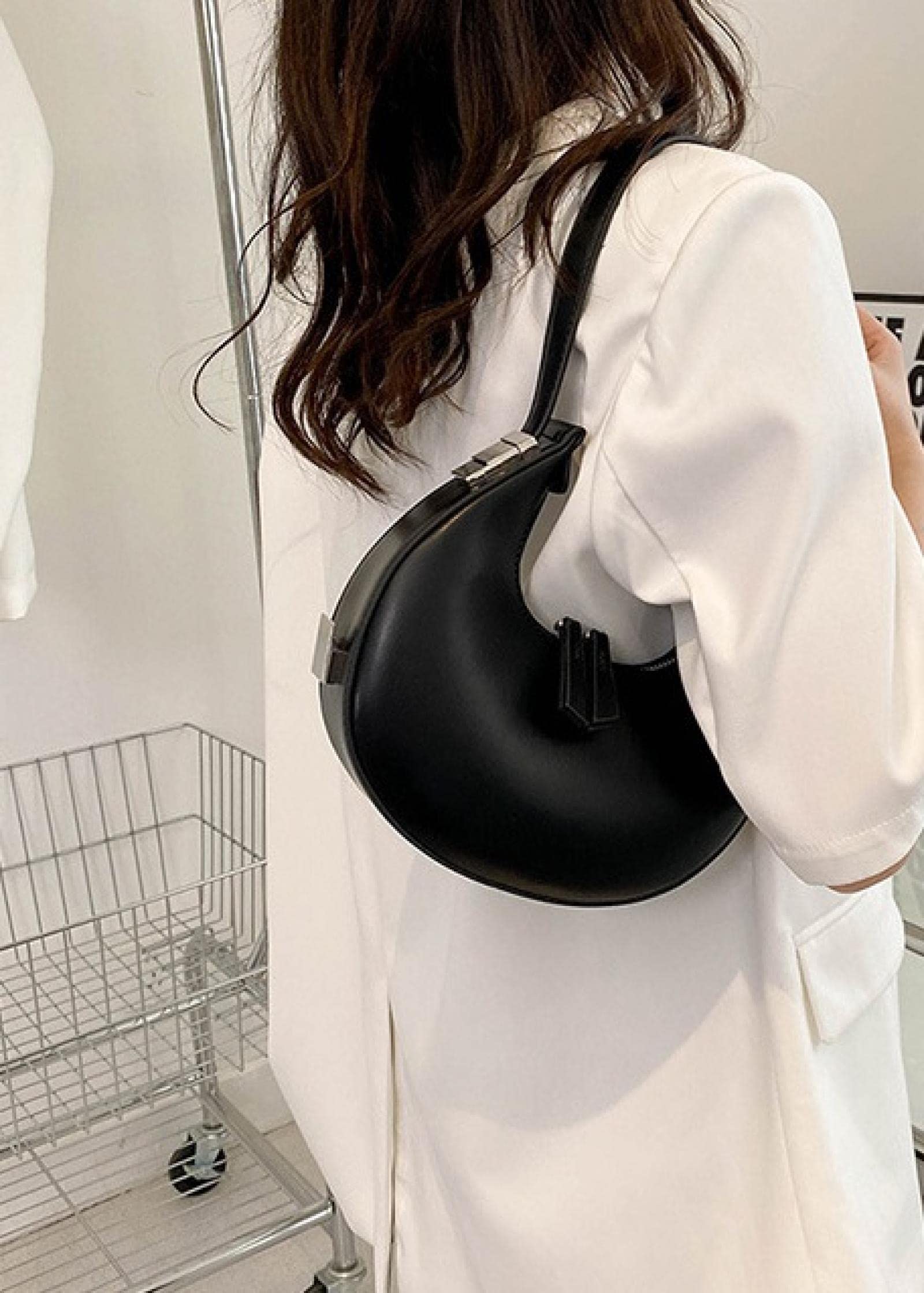 ZUKKY The Women's Bag High-Grade Texture Fashion Temperament Niche One-Shoulder Armpit Hand-Held Crescent Bag Black