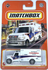 matchbox 2022 - international terrastar - paramedic - ambulance 36/100