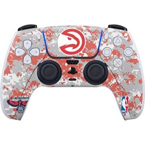 skinit gaming decal skin compatible with ps5 and compatible with ps5 digital edition dualsense controller - officially licensed nba atlanta hawks digi camo design