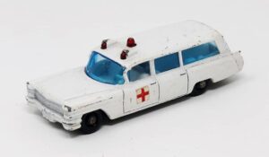 1965 lesney white #54 die--cast s&s rescue ambulance red domes - 69mm