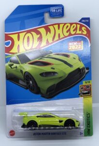 hot wheels 2022 - aston martin vantage gte - hw exotics 9/10 - 238/250 - mint/nrmint - ships bubble wrapped in a box