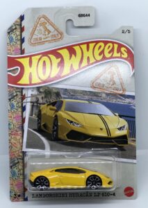 hot wheels 2022 - lamborghini huracan lp 610-4 - yellow - world class racers 2/5