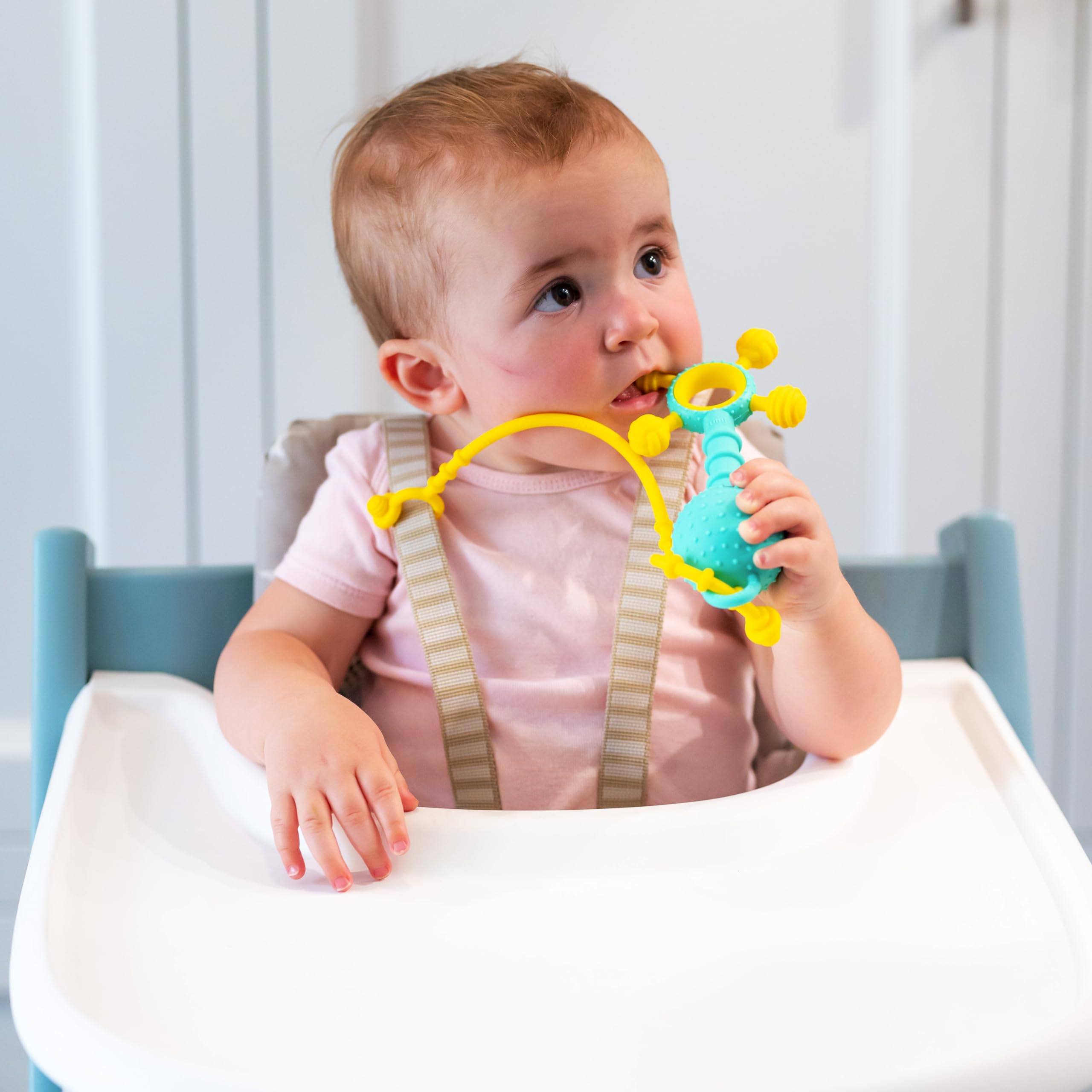 Mobi Gumlii Sensory Teether Baby Rattle Toy - Baby Teething Toy for Babies 0-6 Months, Newborn Baby Sensory Teether & Rattle Toy, Made with Food Grade Silicone, BPA and Phthalate Free - Pack of 1