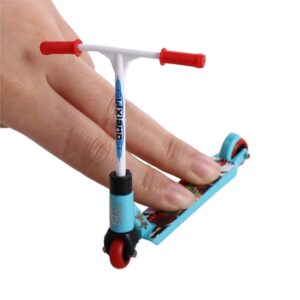 Finger Scooter Mini Two Wheel Finger Toys Finger Board Accessories Skateboard Finger Toy for Party Favors Finger Training(Blue Random 1pc)