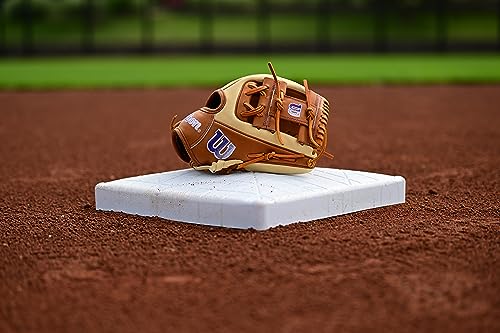 WILSON 2023 Sis Bates A2000® SB22 11.75” Fastpitch Infield Glove - Right Hand Throw