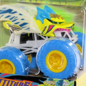 Hot Wheels 2023 Monster Trucks 1:64 Scale Diecast Glow in The Dark Battitude